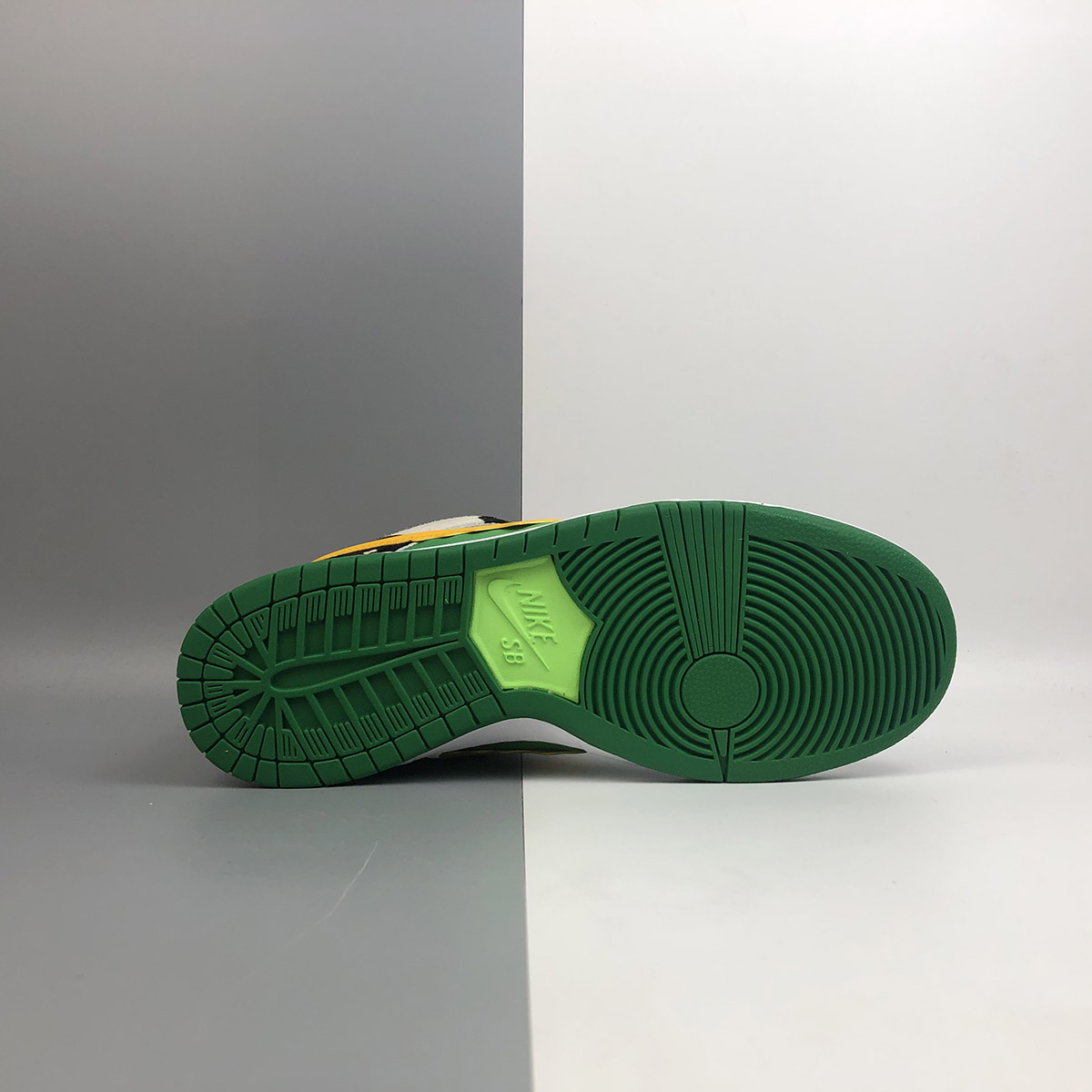 Ben & Jerry’s x Nike SB Dunk Low ‘Chunky Dunky’ 2020 For Sale – The ...